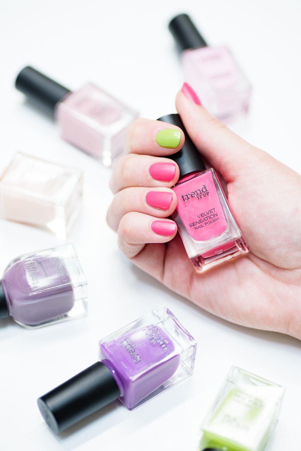 29 Beach Nails: Dive into Summer-Ready Manicures